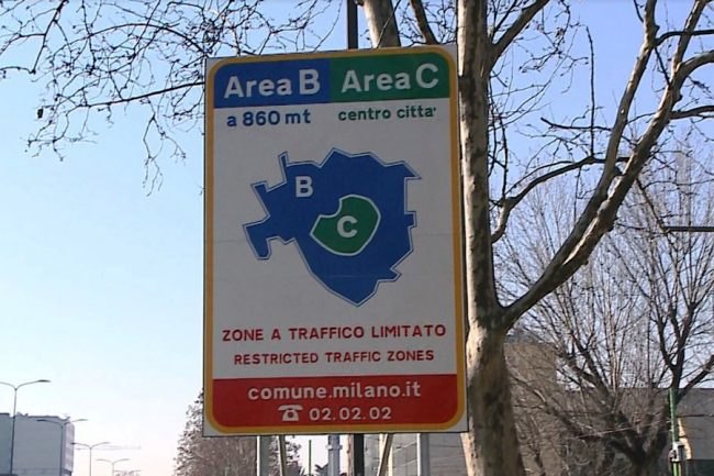 Milano, da ottobre area C diventa più cara: il ticket salirà da 5 a 7,5 ...