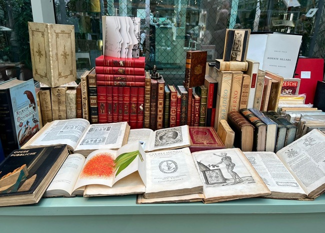 A Milano torna la “Mostra del Libro Antico e Raro” a Villa Necchi ...